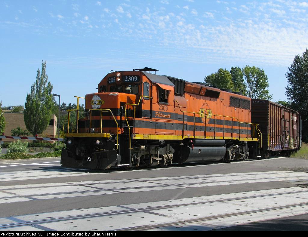 PNWR2309 Philomath GP39-2 no "0" decal yet.